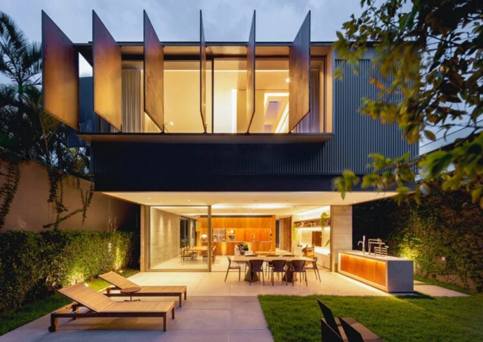 Bento House Blends Privacy and Openness in One Home