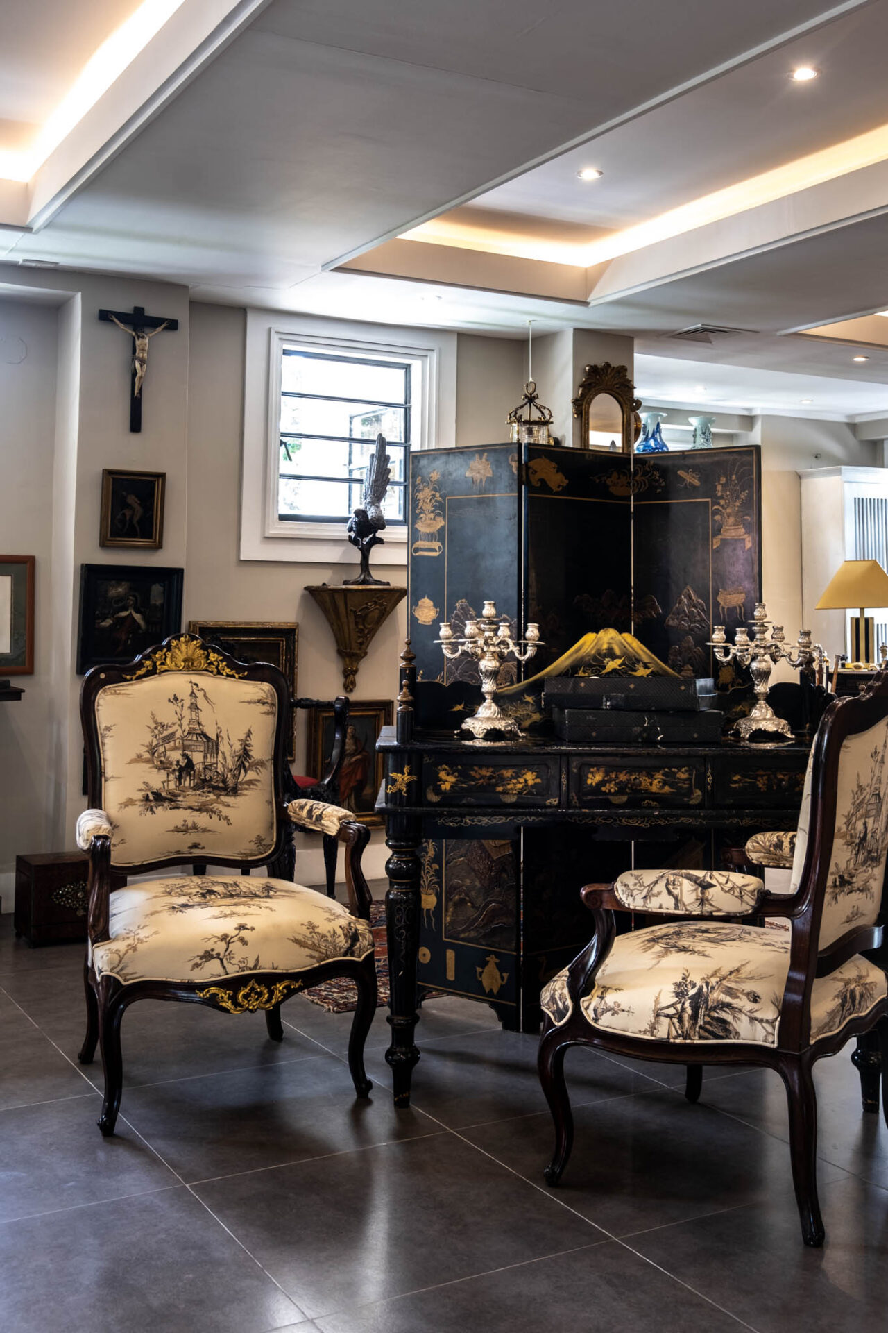 Neutral Maximalism: Bold Design in Subtle Colors