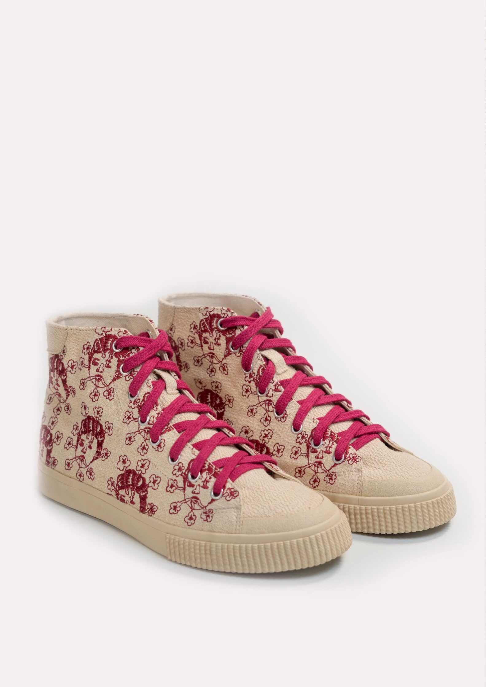 LAKAT Launches LakArt Sneakers with Local Artists