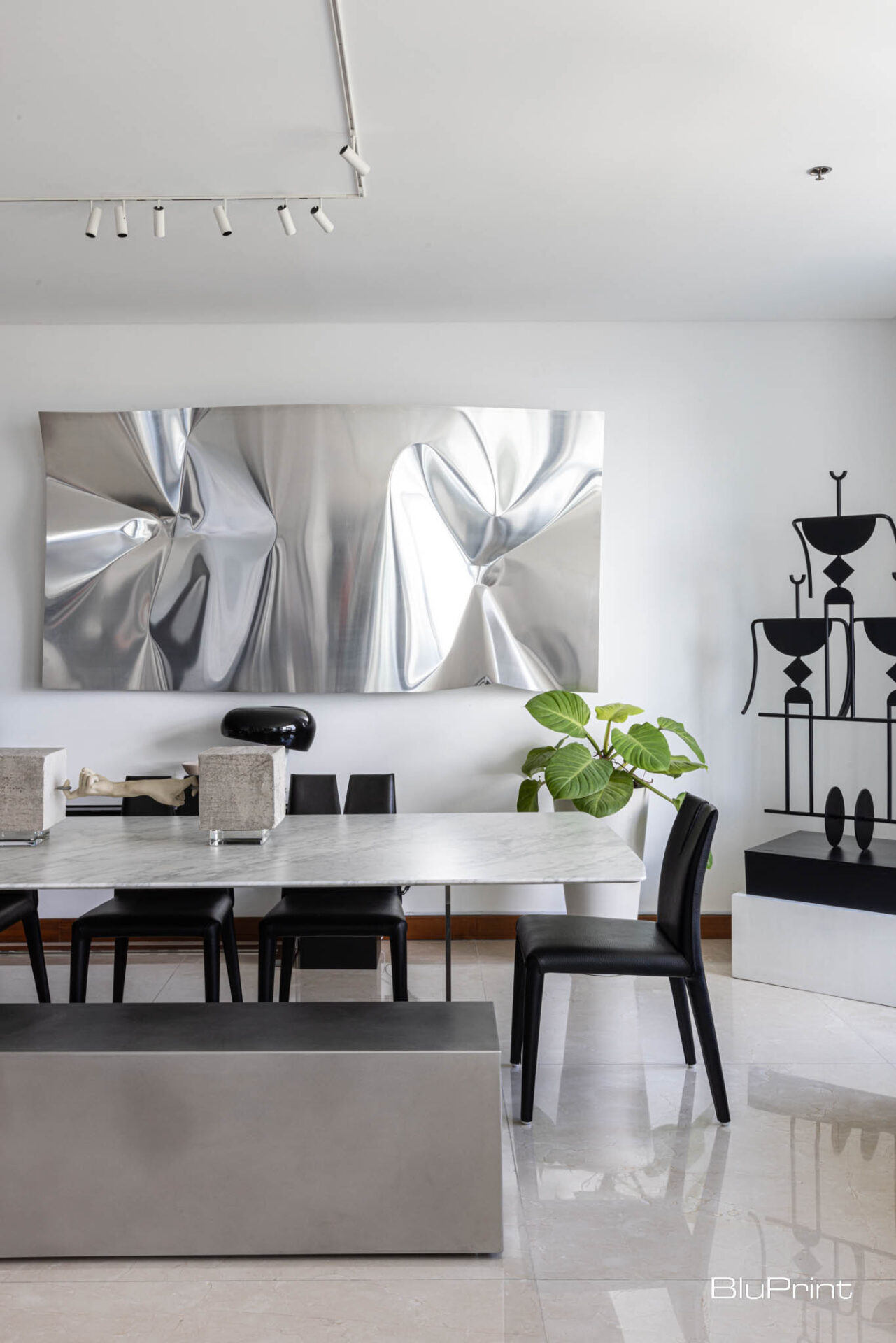 Glenn Cuevo’s Streamlined Contemporary House Design