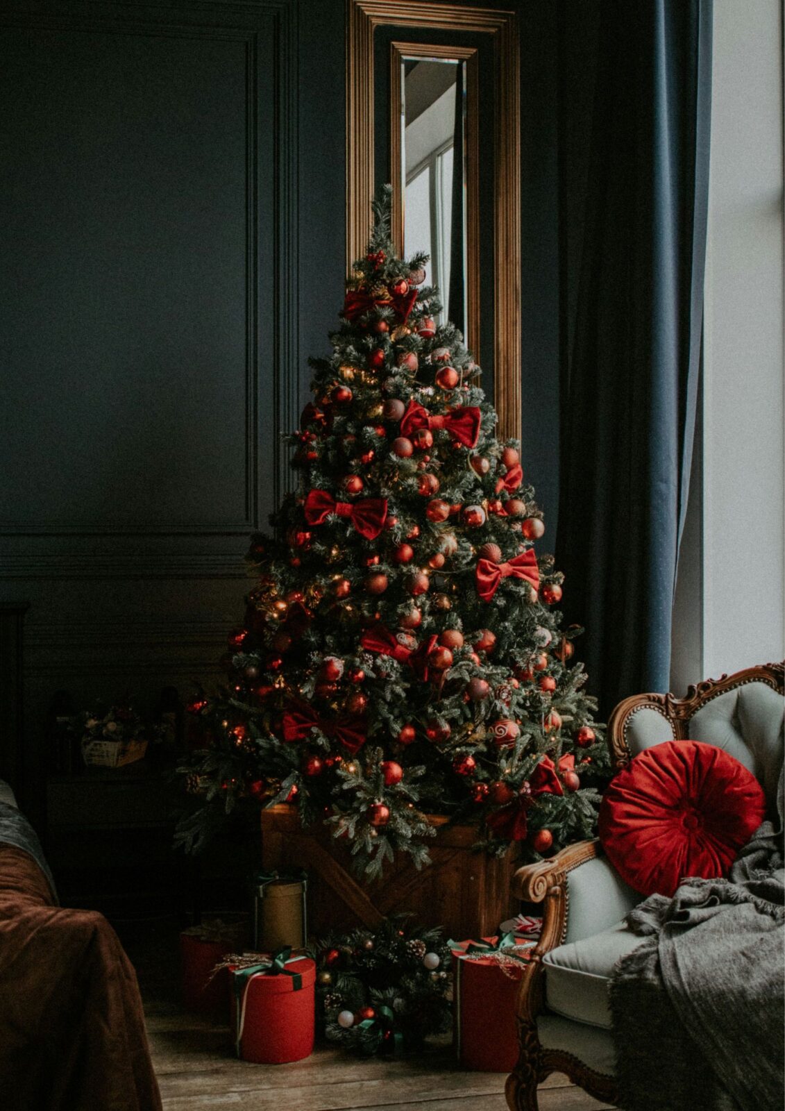 Classic Christmas Themes to Bring the Holiday Spirit